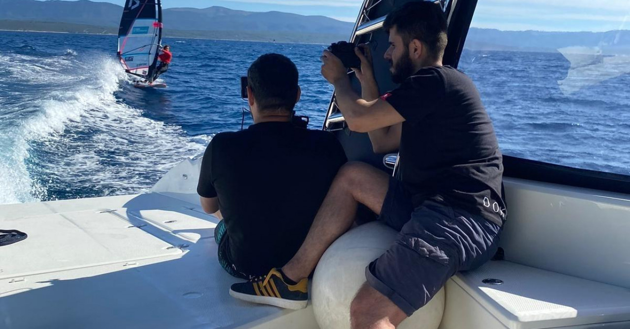 Like - Surfanje na najljepšoj hrvatskoj plaži: turistički video s Bola ...