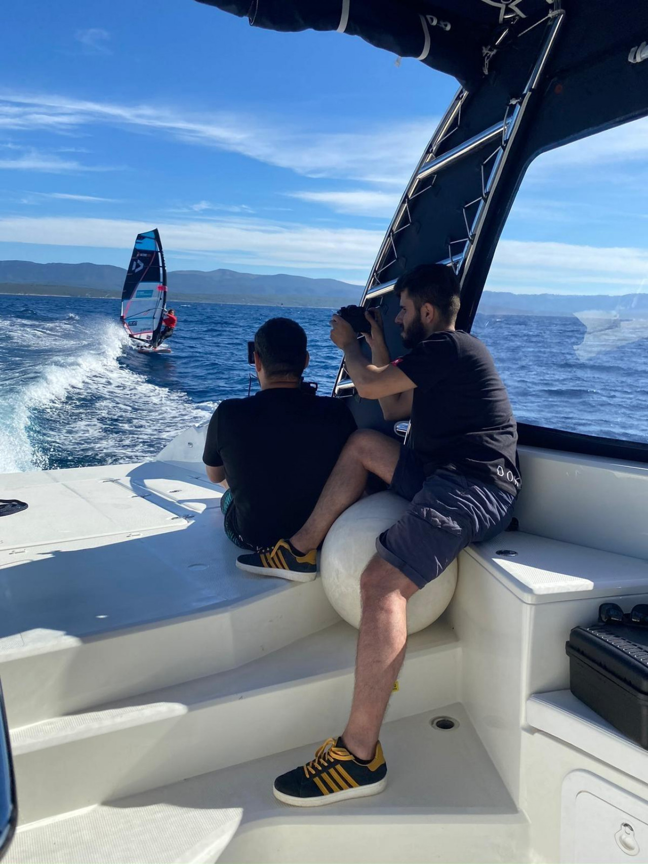 Like - Surfanje na najljepšoj hrvatskoj plaži: turistički video s Bola ...