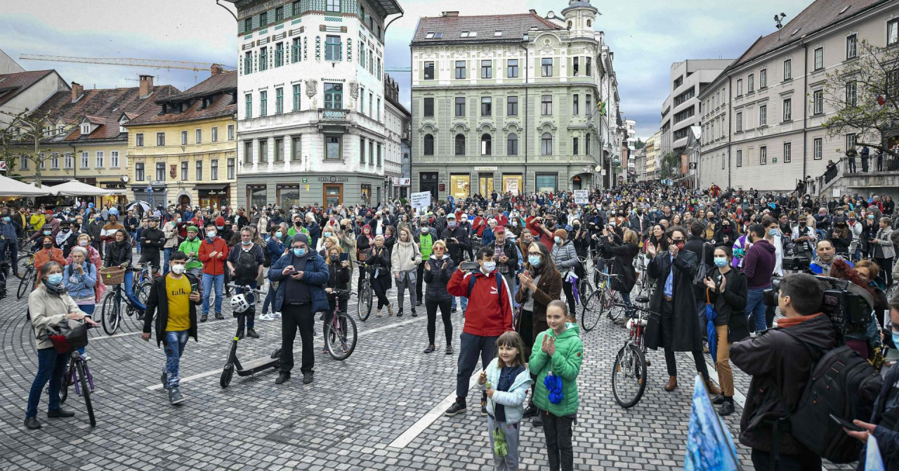 Jutarnji list - Slovenija od subote dopušta veća javna okupljanja ... Jutarnji list - Slovenija od subote dopušta veća javna okupljanja ...