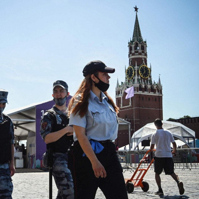 Jutarnji list - Ruska policija pretresla domove novinara, najmanje ... Jutarnji list - Ruska policija pretresla domove novinara, najmanje ...