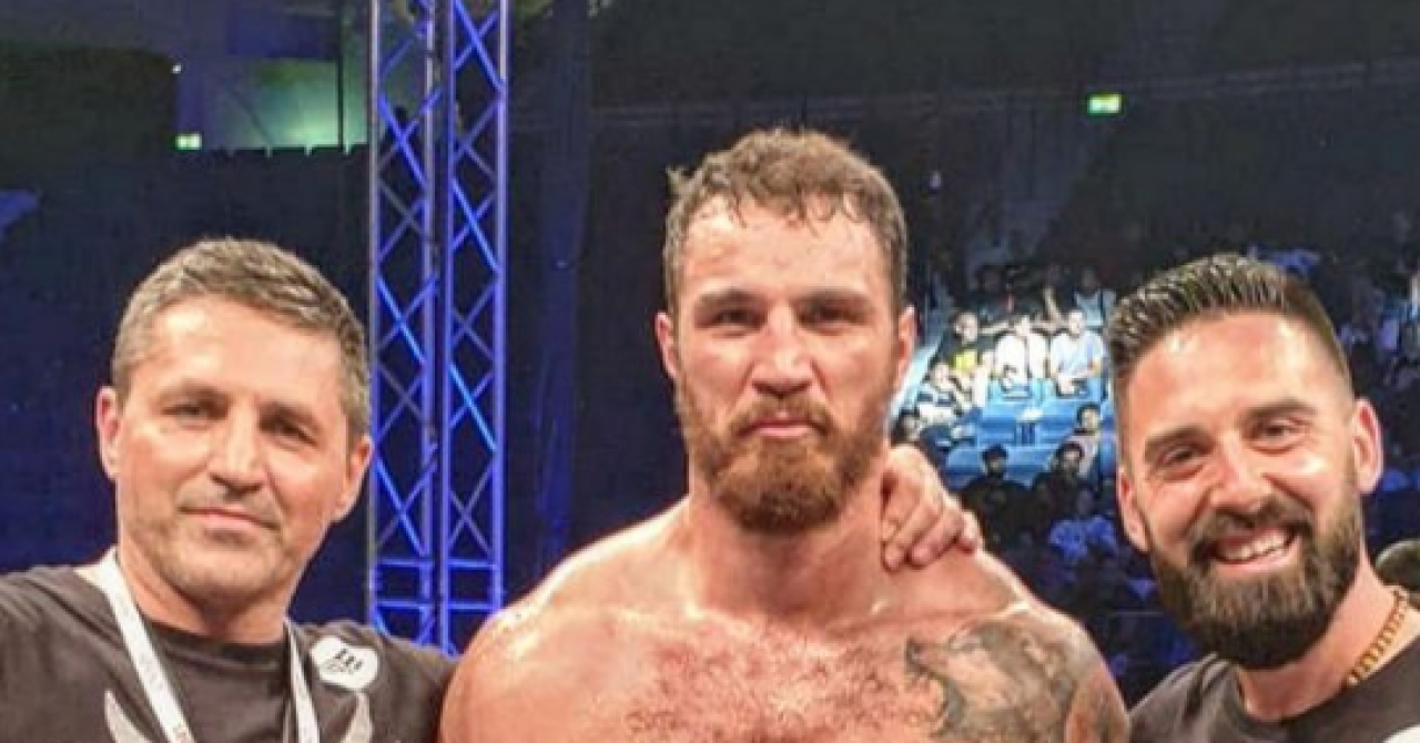 Fight Site - (VIDEO) Agron Smakići uništio je 66. teškaša svijeta i ... Fight Site - (VIDEO) Agron Smakići uništio je 66. teškaša svijeta i ...