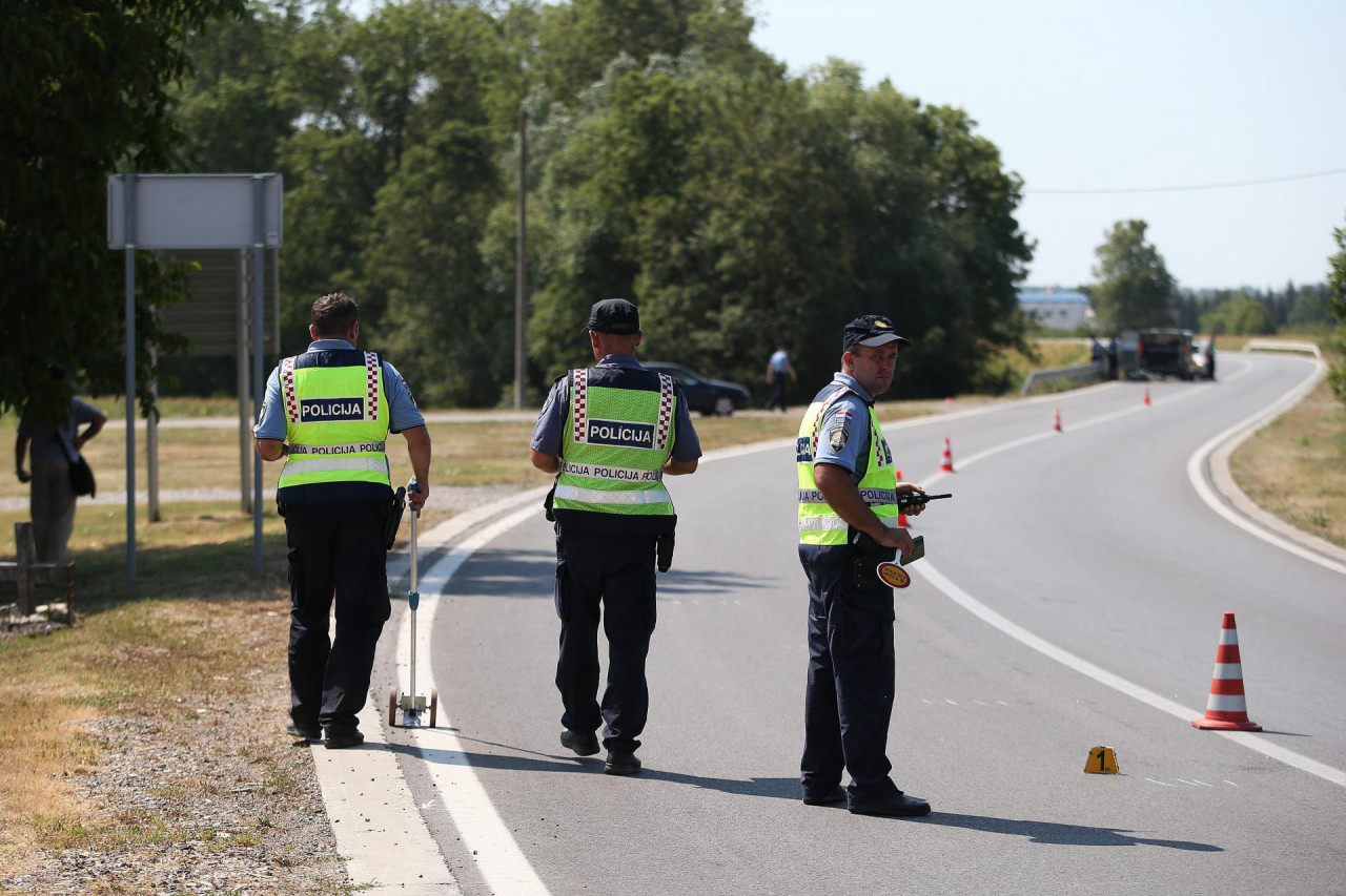Jutarnji list - Teška prometna nesreća kod Otočca: Jedna osoba poginula u slijetanju automobila ...