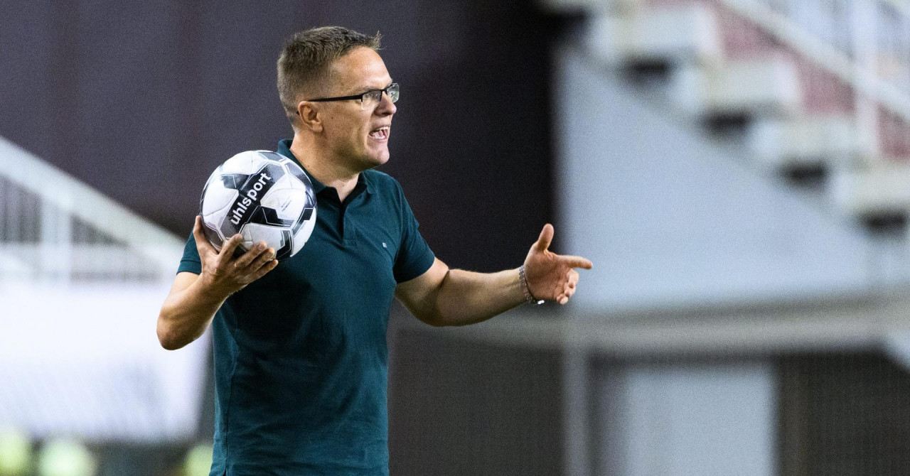 Sportske novosti - Nije nedopustiva samo igra Hajduka u Šibeniku, već ... Sportske novosti - Nije nedopustiva samo igra Hajduka u Šibeniku, već ...