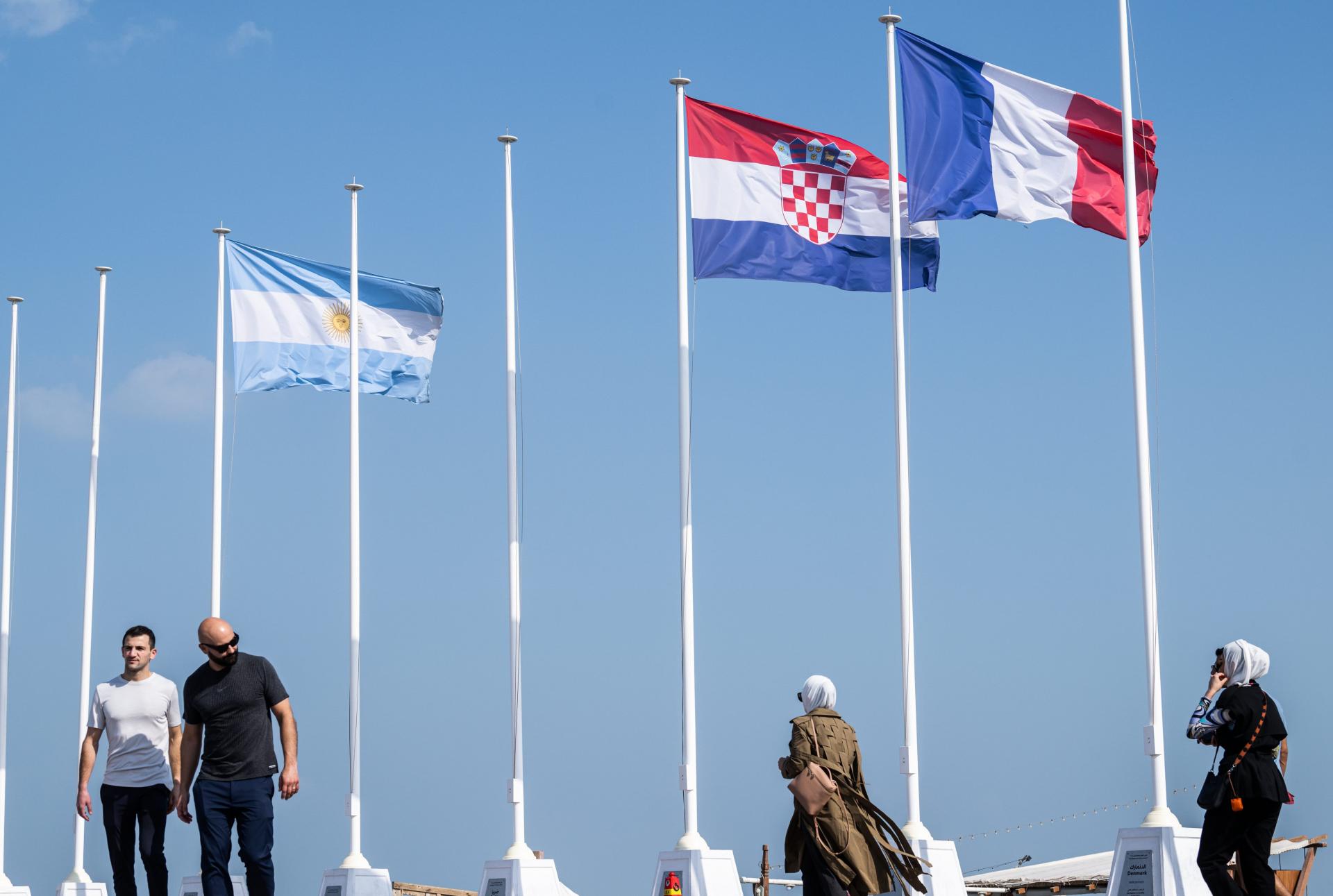 Sportske novosti - Katarani spojili hrvatsku i francusku zastavu! Je li ovo samo obična pogreška ...