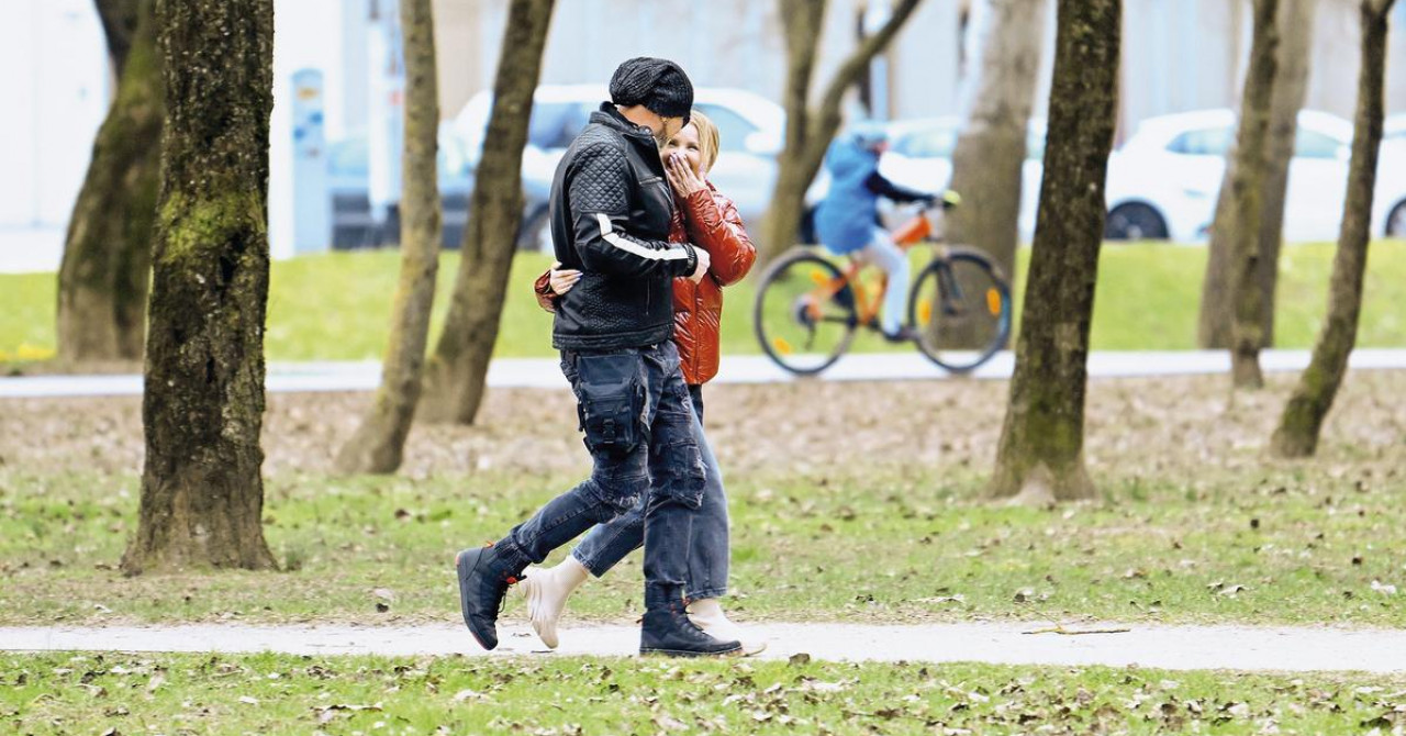 Gloria - Uhvaćeni u šetnji: Prve zajedničke fotografije Danijele ... Gloria - Uhvaćeni u šetnji: Prve zajedničke fotografije Danijele ...