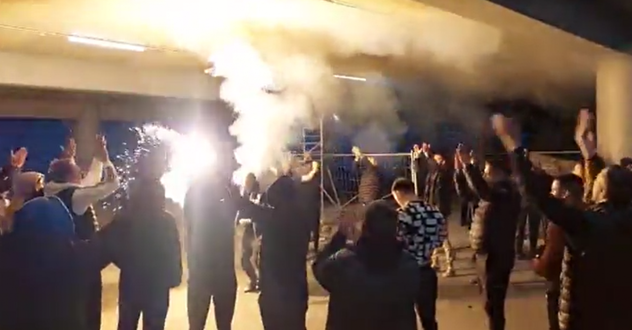 Sportske novosti - VIDEO Grobari bakljama u 6 ujutro dočekali igrače ...