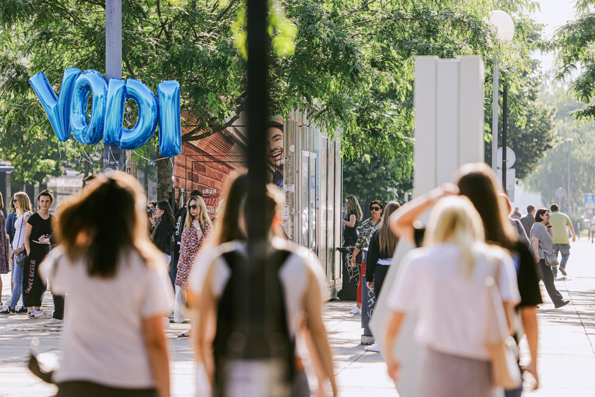 Jutarnji list - U pet hrvatskih gradova preko noći osvanuli intrigantni grafiti na pločniku i ...