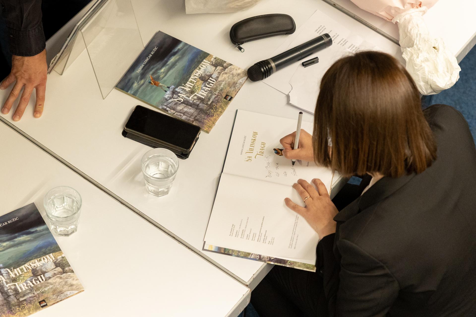 Jutarnji list - Predstavljanje ilustrirane knjige za djecu i mlade 'Na ...