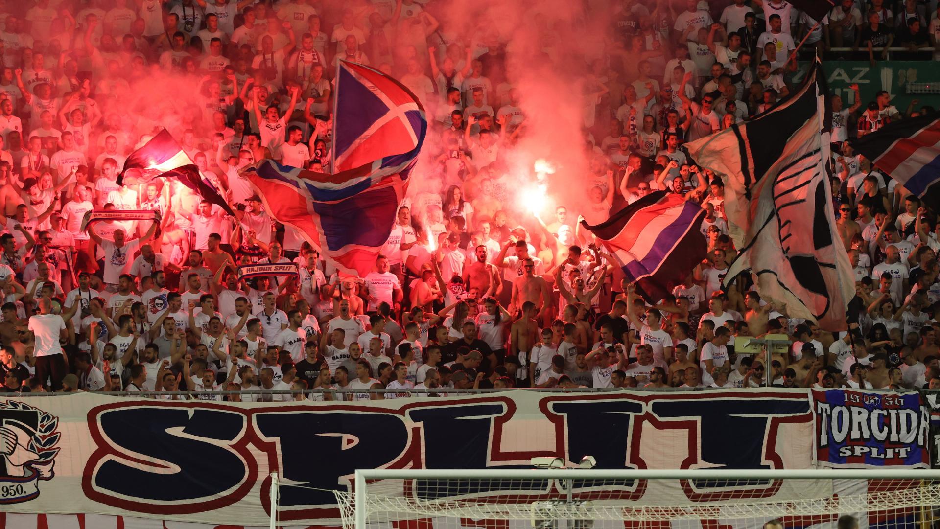 Sportske novosti - Torcida poslala poruku igračima Hajduka, dio njih ...