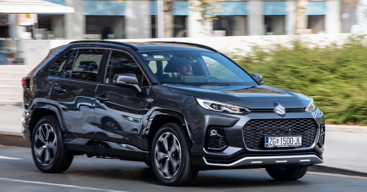 Auto Klub - Suzuki Across 2.5 PHEV e-Four: SUV od 4,6 metara i dalje troši kao Swift