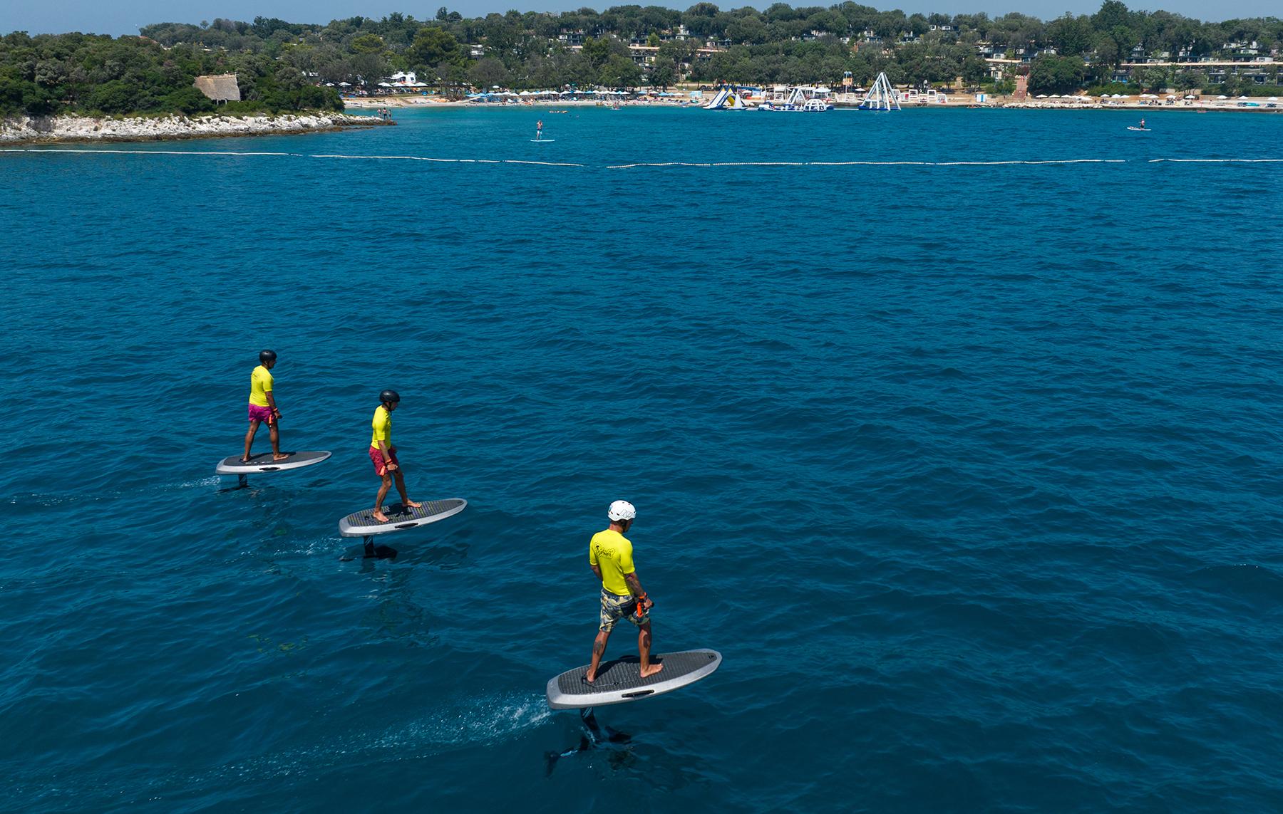 Jutarnji list - Besplatno surfanje i letenje na e-Foil daskama na ...