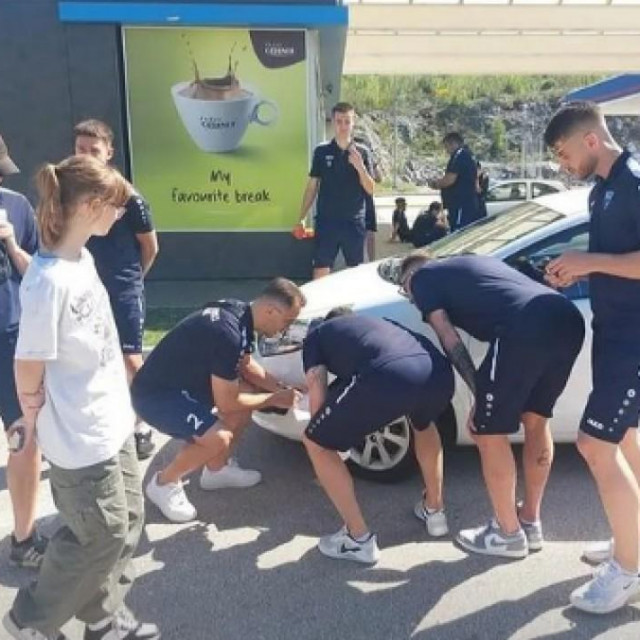 Sportske novosti - Kakav potez igrača hrvatskog niželigaša, spasili ... Sportske novosti - Kakav potez igrača hrvatskog niželigaša, spasili ...