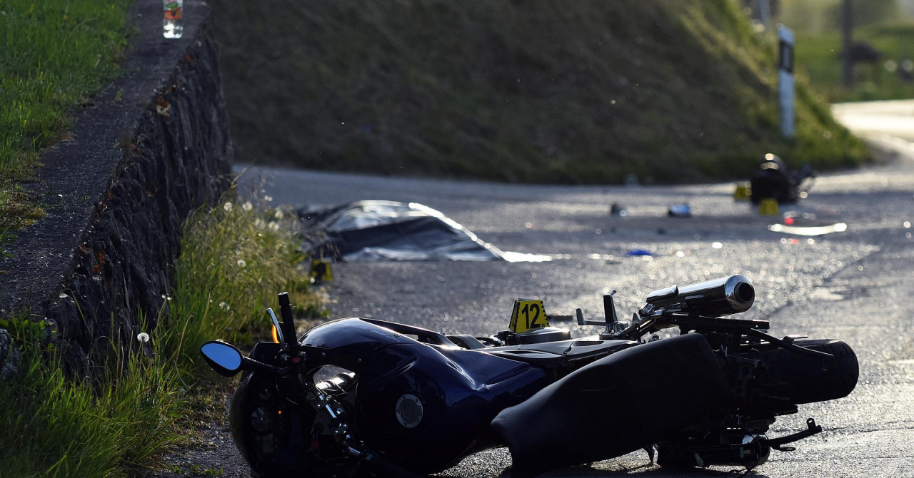 Jutarnji list - Teška nesreća kod Đakova: Motociklist se sudario s teretnim vozilom i poginuo