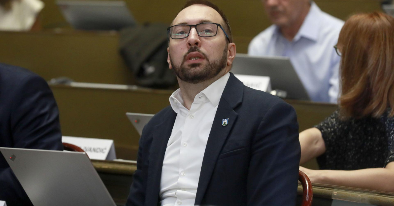 Jutarnji list - Oporba žestoko napala Tomaševića zbog parkinga, bilo je ... Jutarnji list - Oporba žestoko napala Tomaševića zbog parkinga, bilo je ...