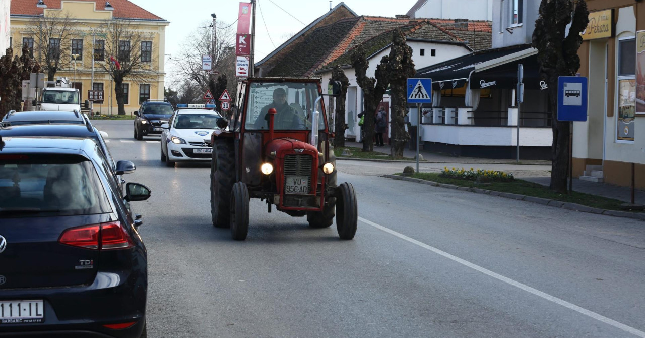 Jutarnji list - U Dvoru stan već od 4,65 eura mjesečno, u Iloku 23,40 eura... Ovo su detalji ...