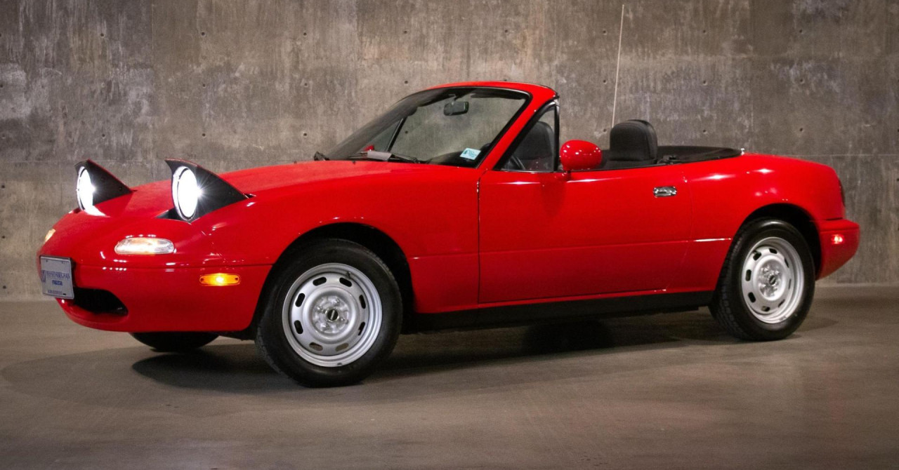 Auto Klub - U tvorničkom stanju: Kultna Mazda MX-5 stara 35 godina s ...