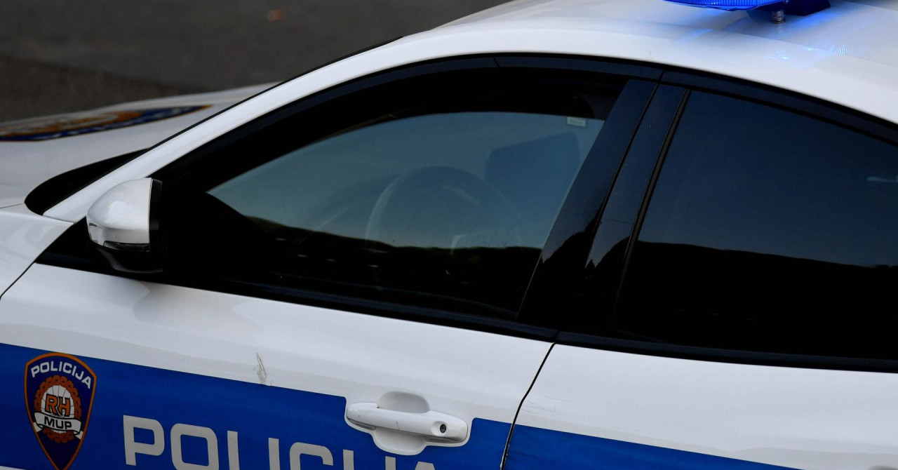 Jutarnji list - Bijesni roditelj upao u školu u Trogiru, na silu je ušao u razred! Imao je popis ...