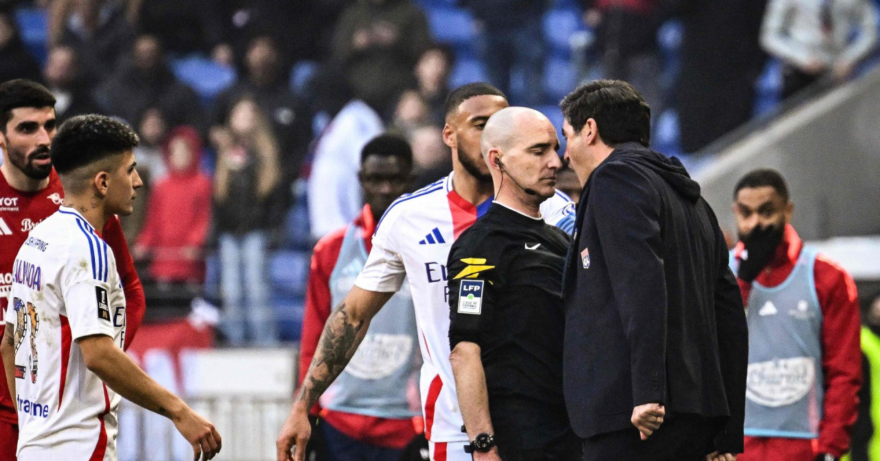 Sportske novosti - VIDEO: Trenutak ludila slavnog trenera, sasuo niz uvreda sucu u lice. Prijeti ...