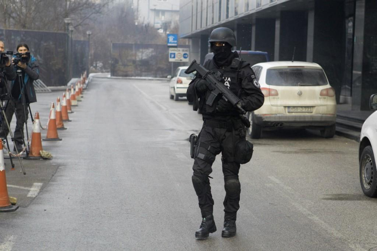 Jutarnji list - EUFOR gomila snage u BiH, u Sarajevo stigli češki vojnici; SIPA o Dodikovom ...