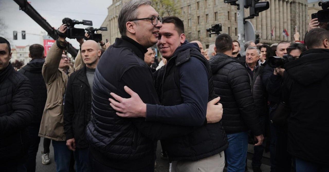 Etleboro.org - Vučić na TV-u čitao pismo dječaka. Lagao je koje slavno ime dječak u pismu ...